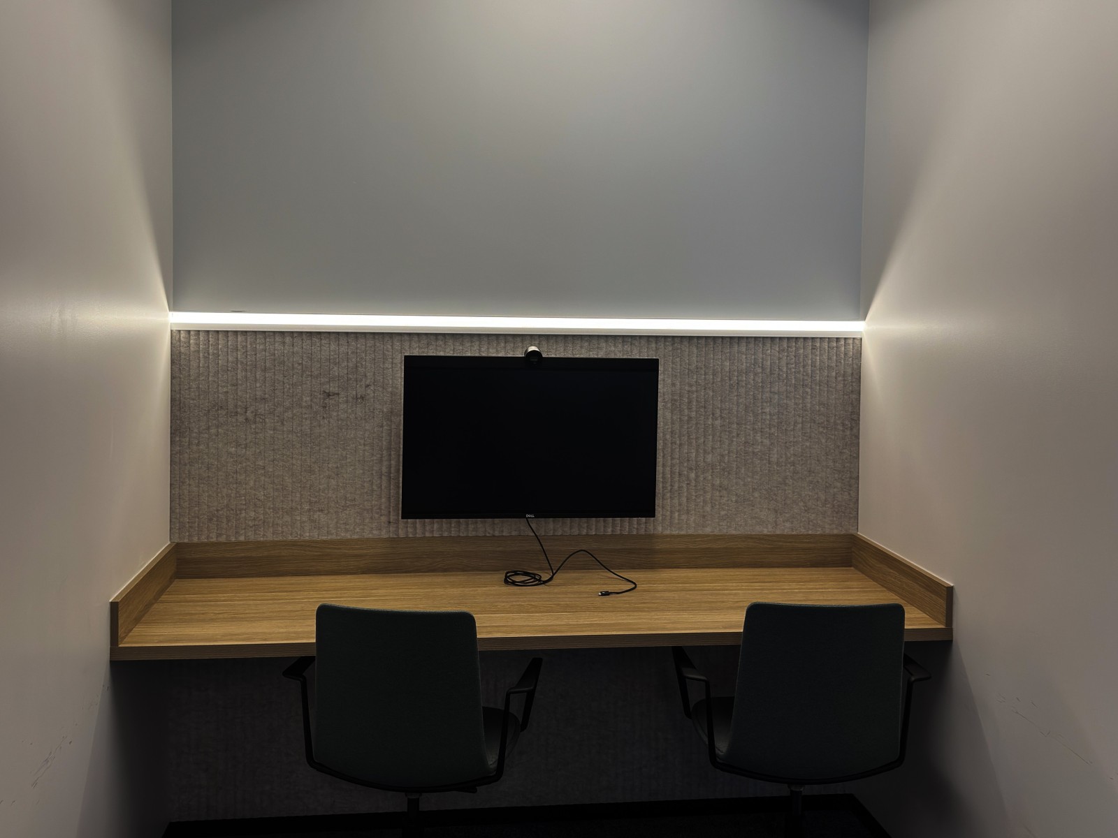 Haron Robson - Cameras, Lights....Introducing Virtual Vanity